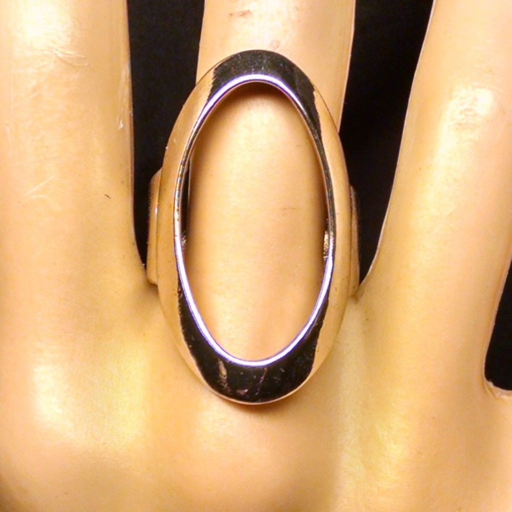 Rare Vintage Antique Style Oval Shape Hallow Ring - Gem